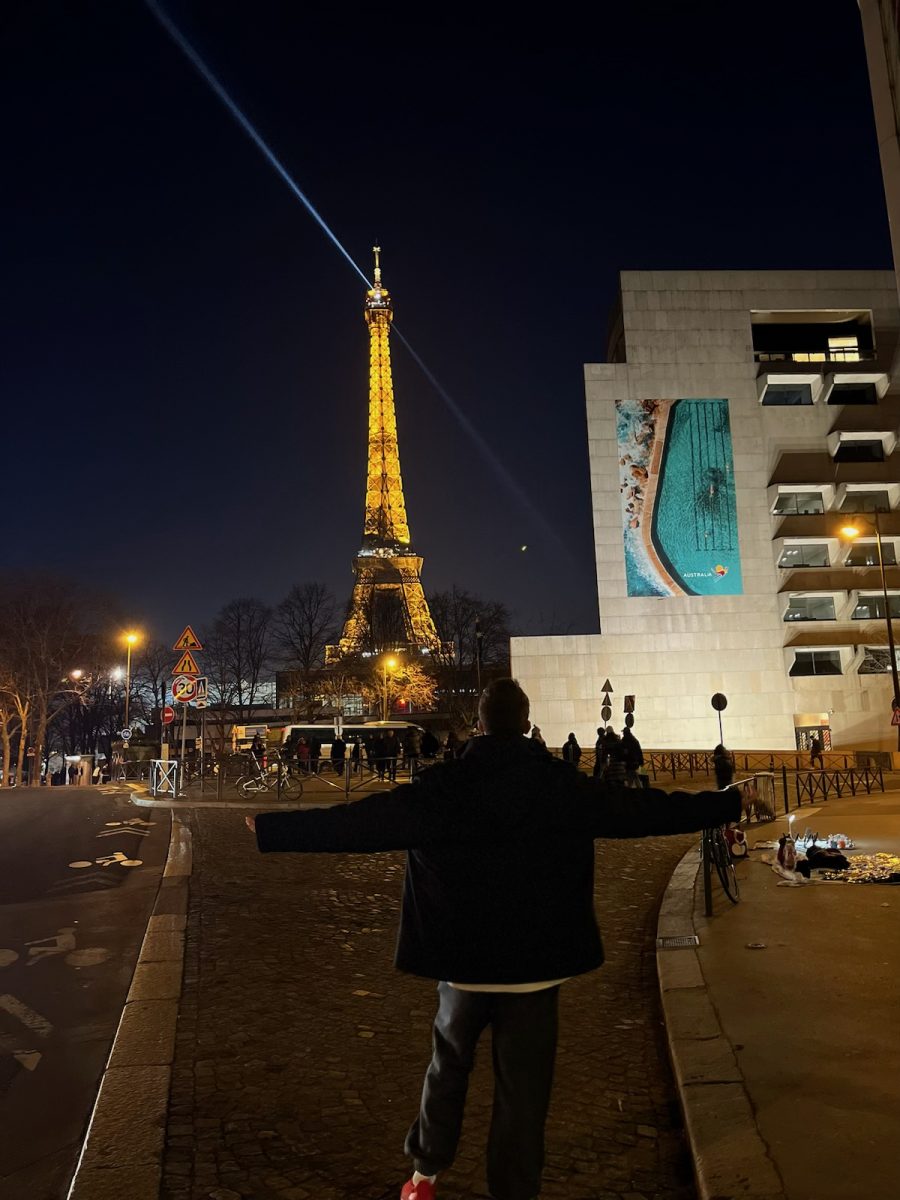 Making Memories On And Off The Job In Paris - UF College of Journalism ...