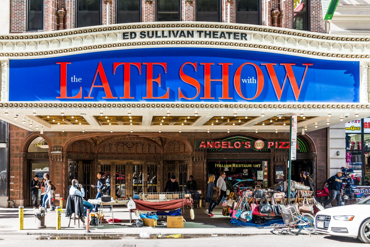 Partisan Media Is Easier to Read and More Negative Than Mainstream ...